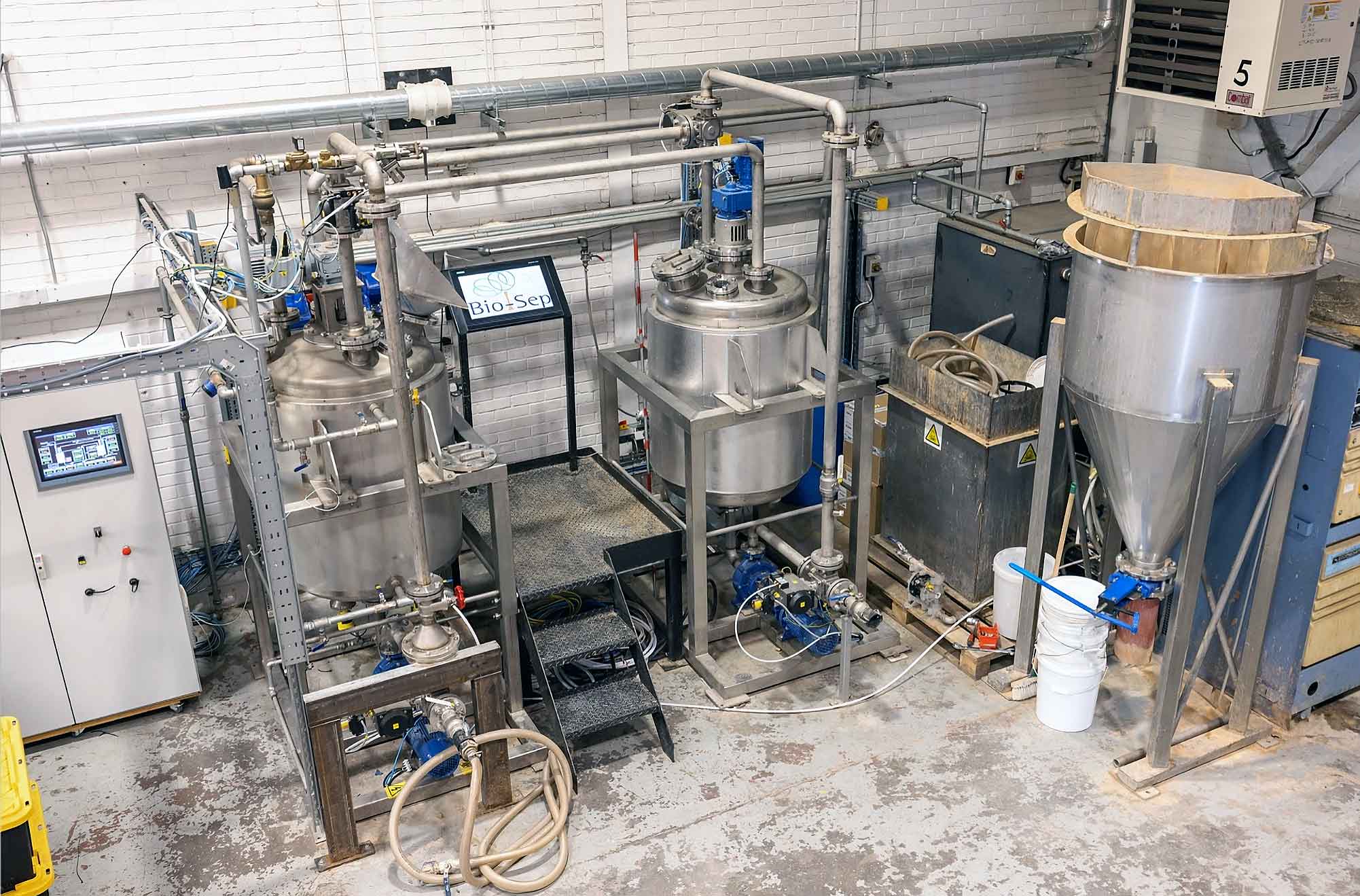 Developing biobased alternatives to petrochemical platform chemicals ...