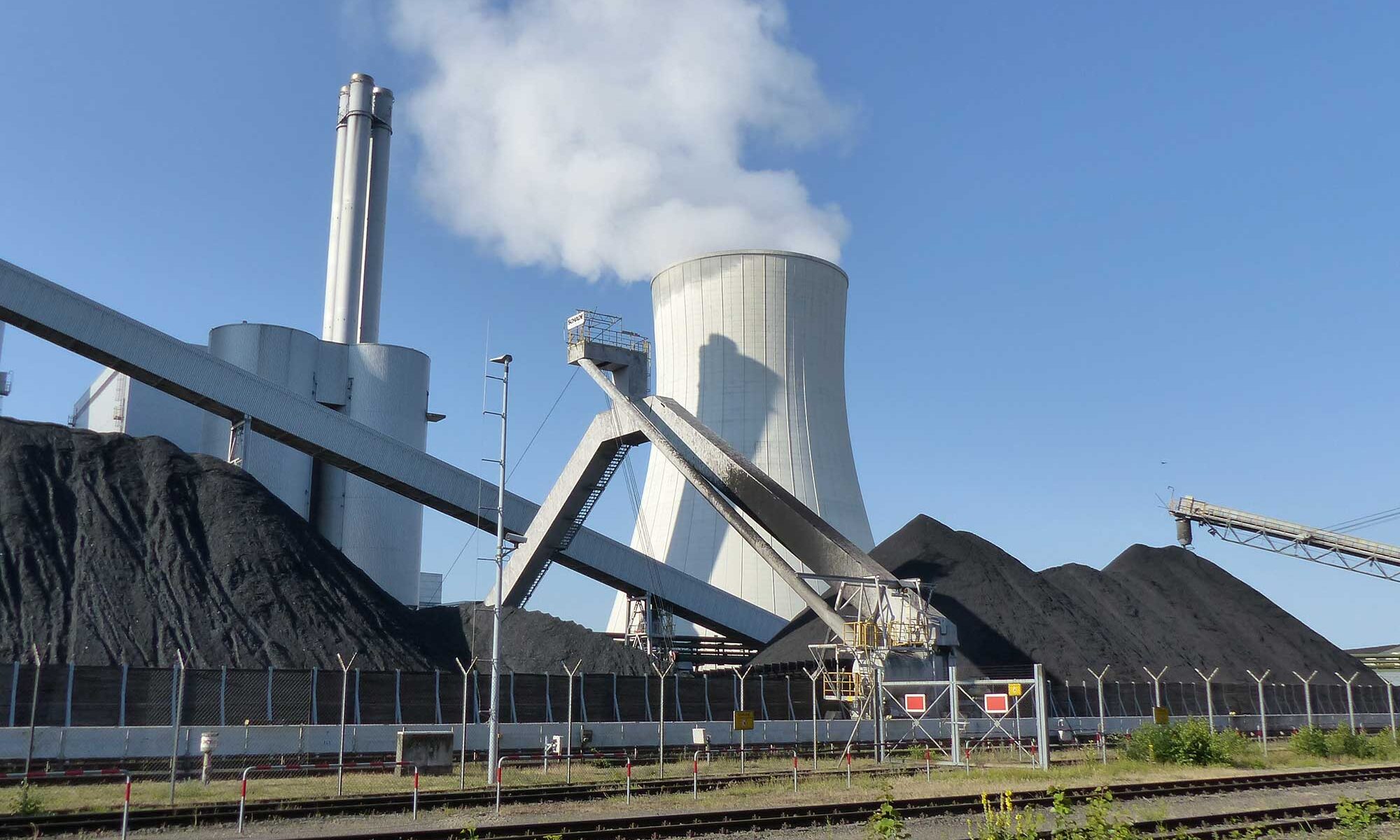 German energy company LEAG turns coal-fired power plant back on - Agro ...